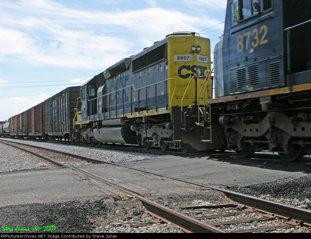 CSX 8732,8807 Q578